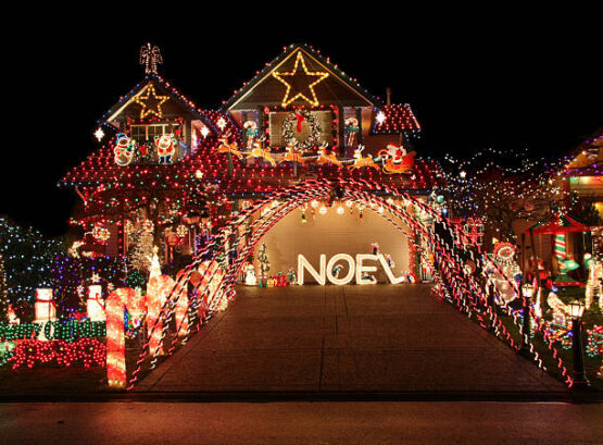 25 Most Epic Christmas Traditions - The Single Mom Life